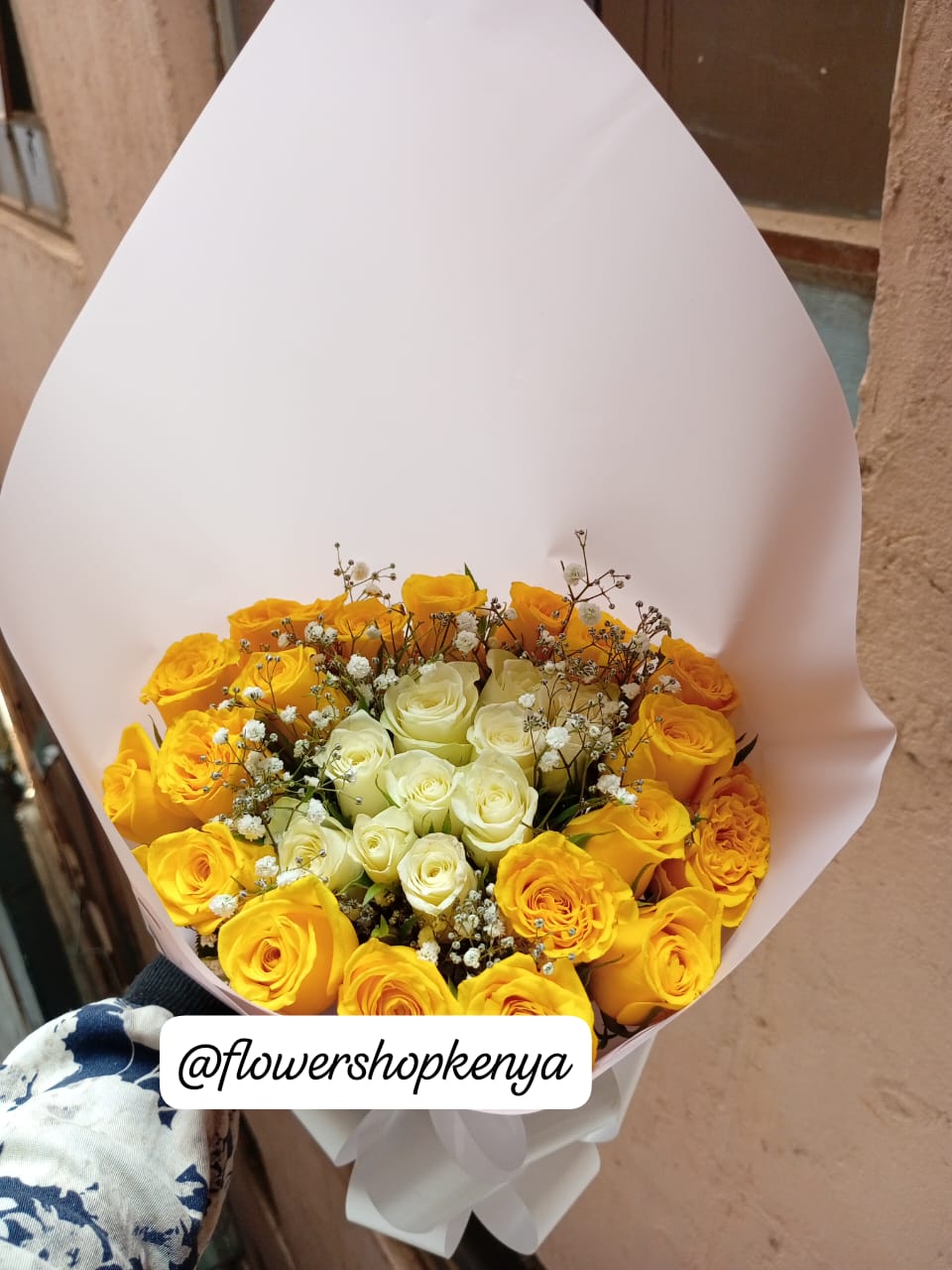 YELLOW & WHITE ROSES – Flower Shop Kenya